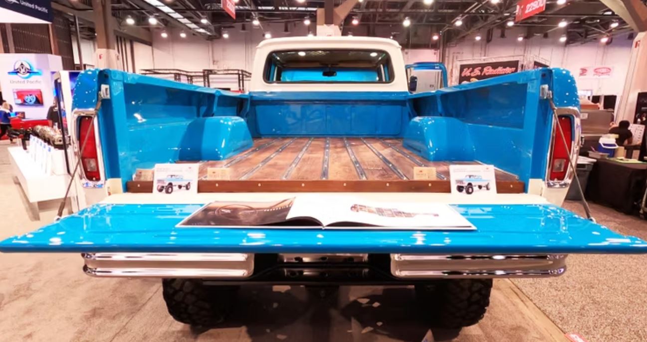 1972 Ford F350 4×4 Sport Crew Cab powered by a new Ford “Godzilla” V8 - autonewscenter