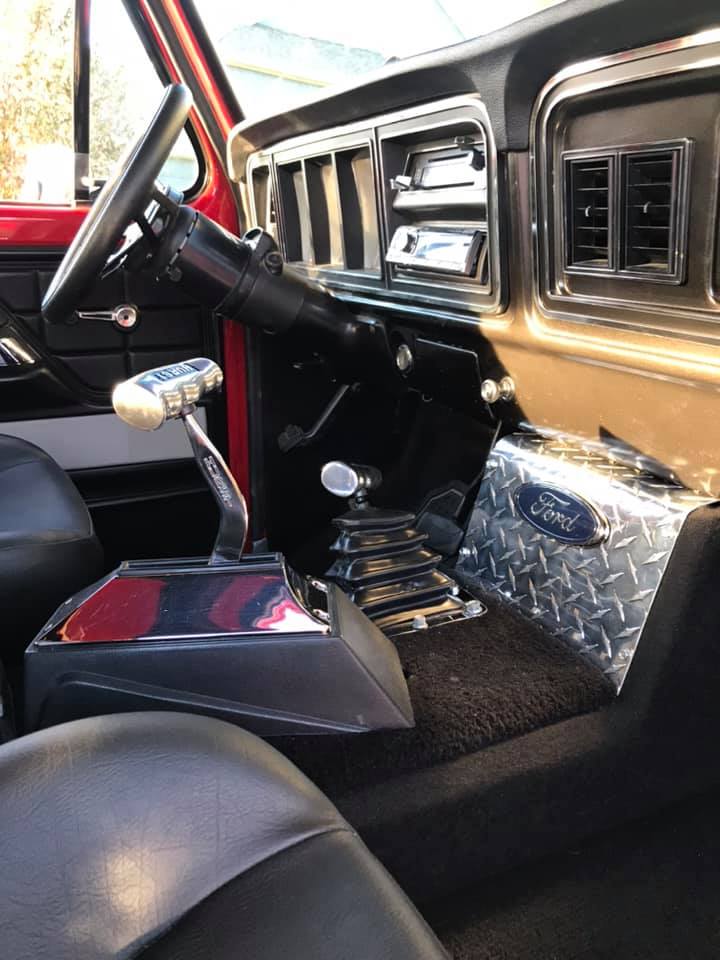 Unleash the Beast: 1979 Ford Bronco with 9” Lift and 42” Super Swamper ...