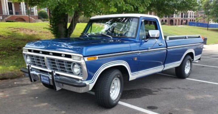 Exploring the Captivating Features of the Old Blue 1974 Ford F100 ...